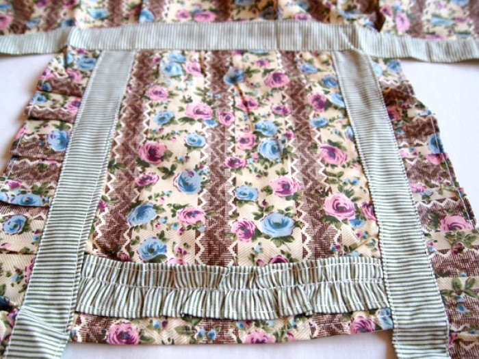 English Vintage Style Aprons